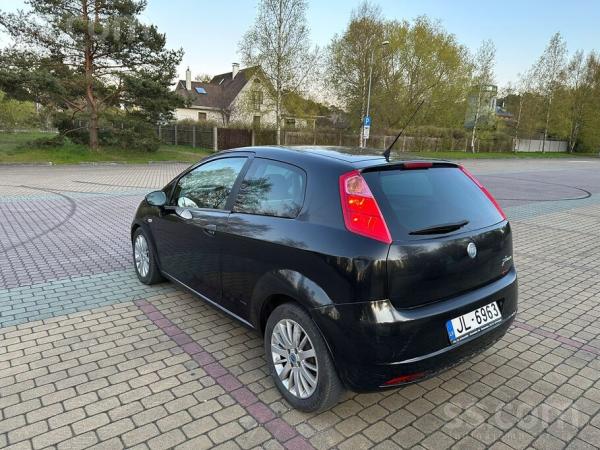Melns Fiat Punto 2006 Ventspils, ar dzinēja tilpumu 1.30 L un nobraukumu 253 tūkst. km par 1800 €, foto 6 vietnē AUTOMOTO.COM.LV