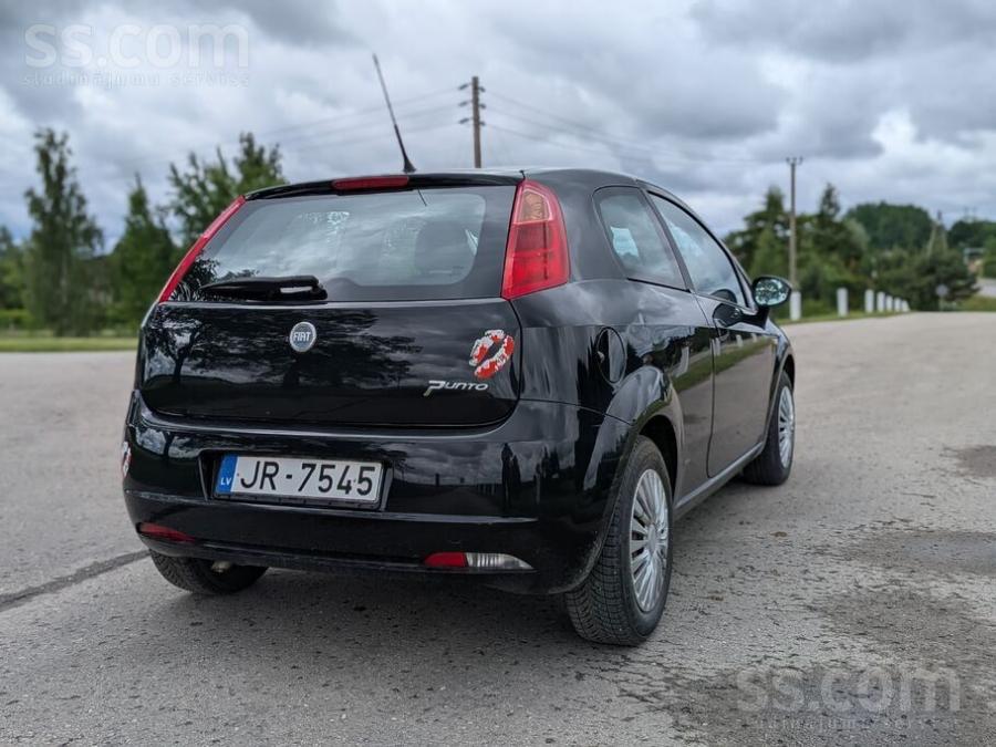 Black Fiat Punto 2007 in Aizkraukle, with an engine capacity of 1.20 L and mileage of 145 thousand km for 1700 €, photo 4 on AUTOMOTO.COM.LV