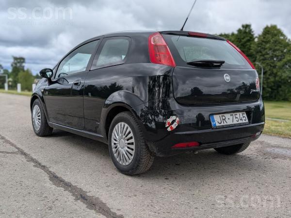 Melns Fiat Punto 2007 Aizkraukle, ar dzinēja tilpumu 1.20 L un nobraukumu 145 tūkst. km par 1700 €, foto 4 vietnē AUTOMOTO.COM.LV