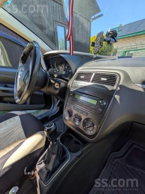 Black Fiat Punto 2007 in Aizkraukle, with an engine capacity of 1.20 L and mileage of 145 thousand km for 1700 €, photo 11 on AUTOMOTO.COM.LV