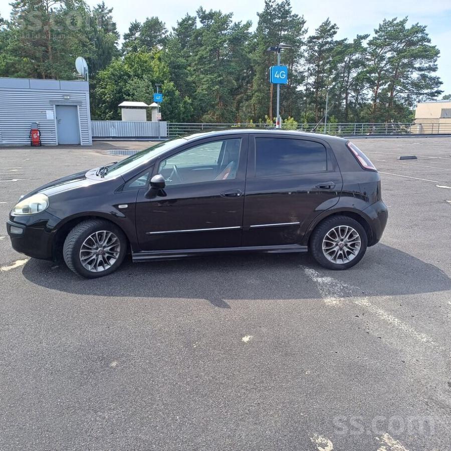Melns Fiat Punto 2011 Rīga, ar dzinēja tilpumu 1.30 L un nobraukumu 235 tūkst. km par 1600 €, foto 4 vietnē AUTOMOTO.COM.LV