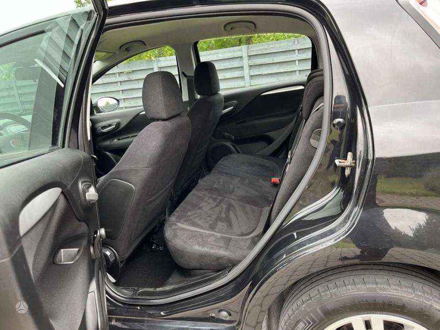 Black Fiat Punto 2013 in Marijampole, with an engine capacity of 1.37 L and mileage of 211 thousand km for 2500 €, photo 11 on AUTOMOTO.COM.LV