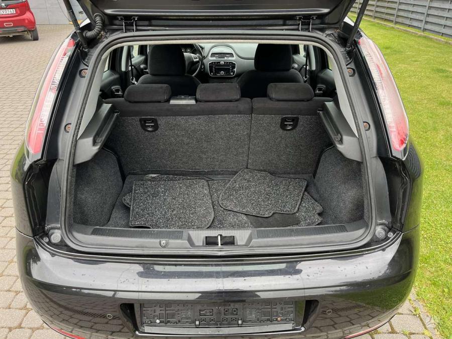 Black Fiat Punto 2013 in Marijampole, with an engine capacity of 1.37 L and mileage of 211 thousand km for 2500 €, photo 12 on AUTOMOTO.COM.LV