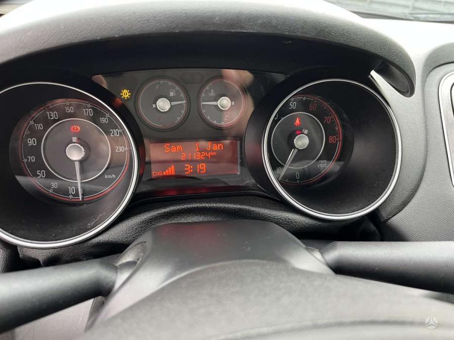 Black Fiat Punto 2013 in Marijampole, with an engine capacity of 1.37 L and mileage of 211 thousand km for 2500 €, photo 15 on AUTOMOTO.COM.LV