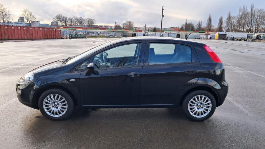 Black Fiat Punto 2017 in Klaipeda, with an engine capacity of 1.20 L and mileage of 219 thousand km for 4400 €, photo 1 on AUTOMOTO.COM.LV