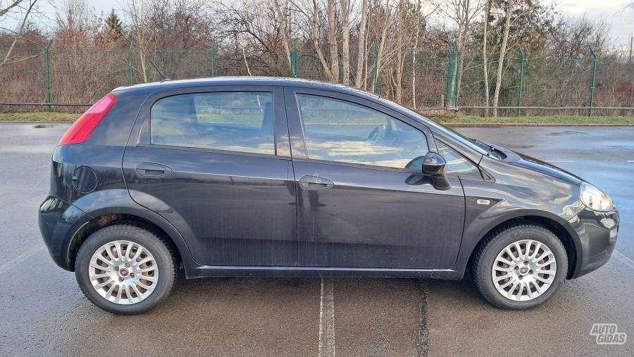 Black Fiat Punto 2017 in Klaipeda, with an engine capacity of 1.20 L and mileage of 219 thousand km for 4400 €, photo 8 on AUTOMOTO.COM.LV