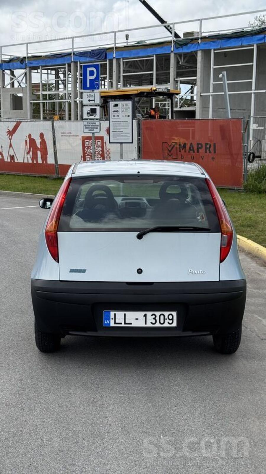 Blue Fiat Punto 2000 in Liepaja, with an engine capacity of 1.20 L and mileage of 194 thousand km for 650 €, photo 7 on AUTOMOTO.COM.LV