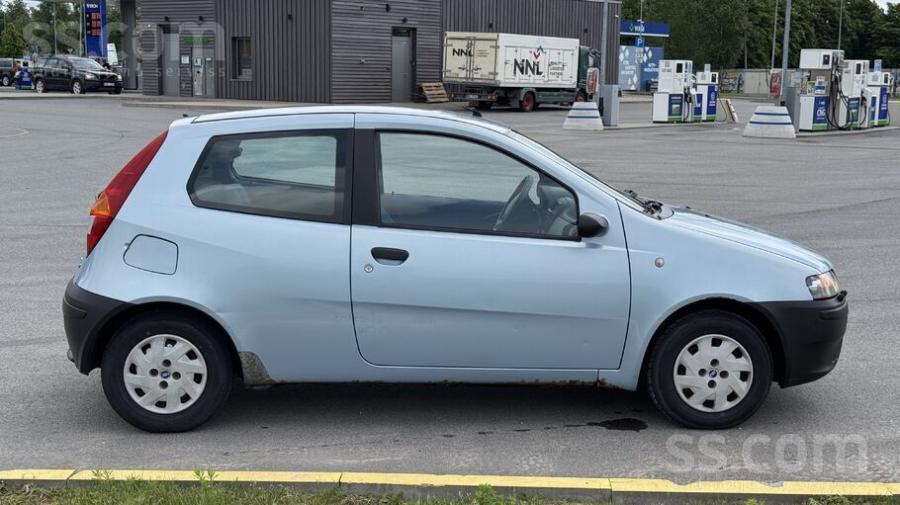 Blue Fiat Punto 2000 in Liepaja, with an engine capacity of 1.20 L and mileage of 194 thousand km for 650 €, photo 9 on AUTOMOTO.COM.LV