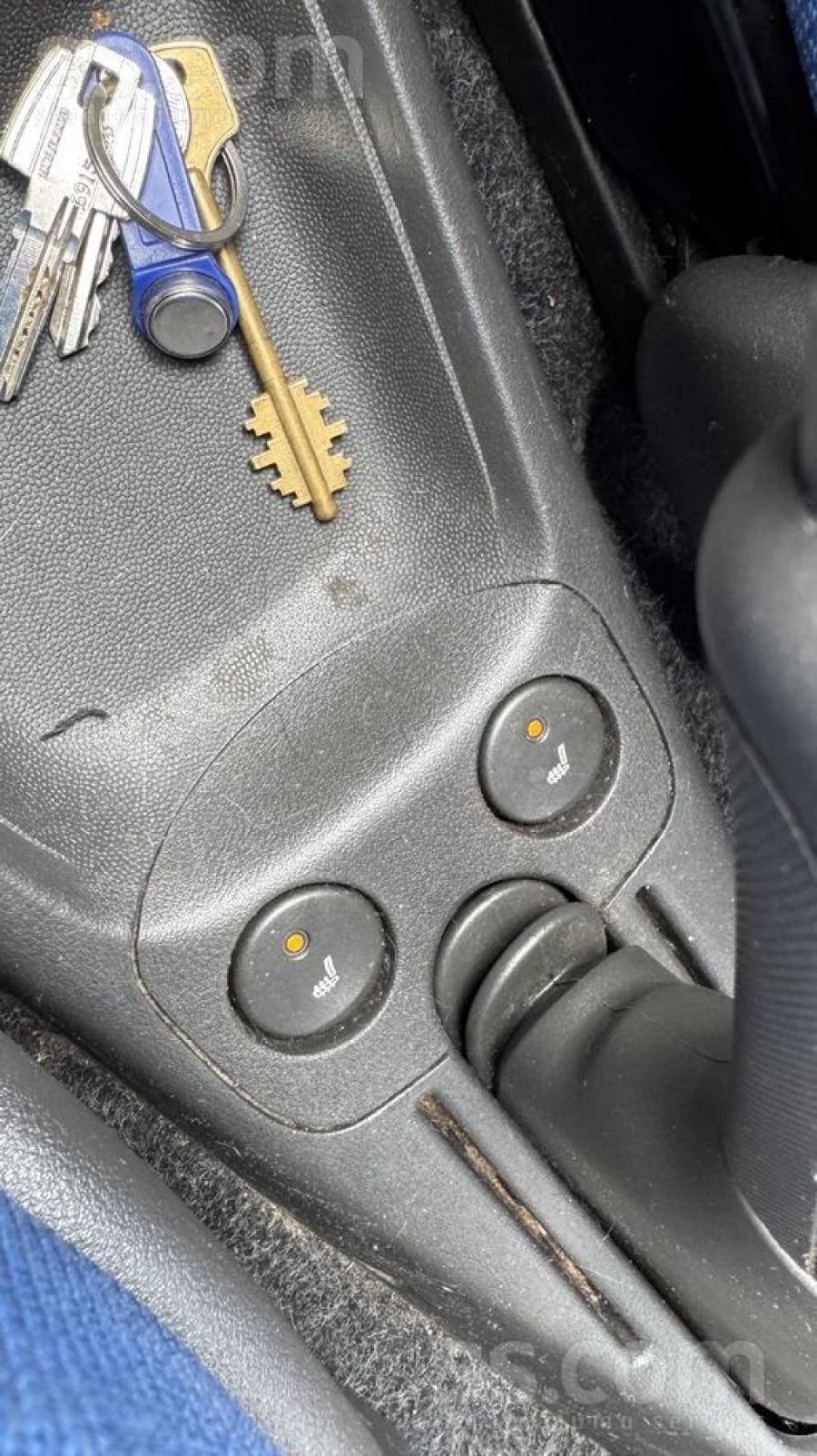 Blue Fiat Punto 2000 in Liepaja, with an engine capacity of 1.20 L and mileage of 194 thousand km for 650 €, photo 12 on AUTOMOTO.COM.LV