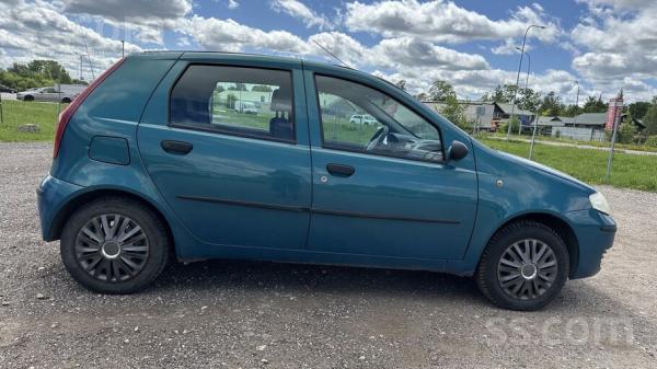Blue Fiat Punto 2005 in Daugavpils, with an engine capacity of 1.20 L and mileage of 181 thousand km for 1550 €, photo 5 on AUTOMOTO.COM.LV