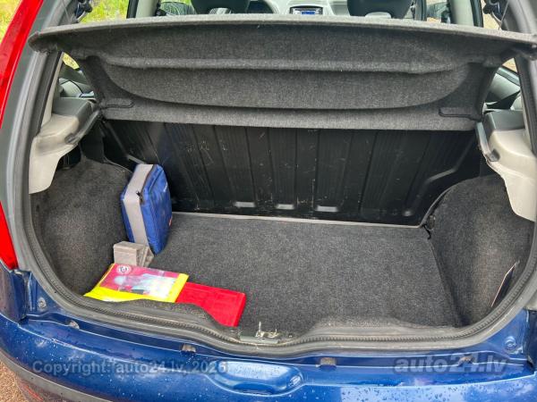 Blue Fiat Punto 2005 in Tallinn, with an engine capacity of 1.20 L and mileage of 127 thousand km for 990 €, photo 9 on AUTOMOTO.COM.LV
