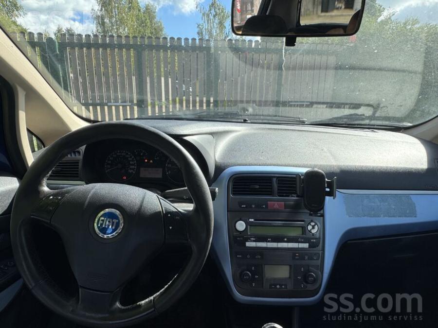 Blue Fiat Punto 2006 in Balvi, with an engine capacity of 1.40 L and mileage of 301 thousand km for 480 €, photo 4 on AUTOMOTO.COM.LV