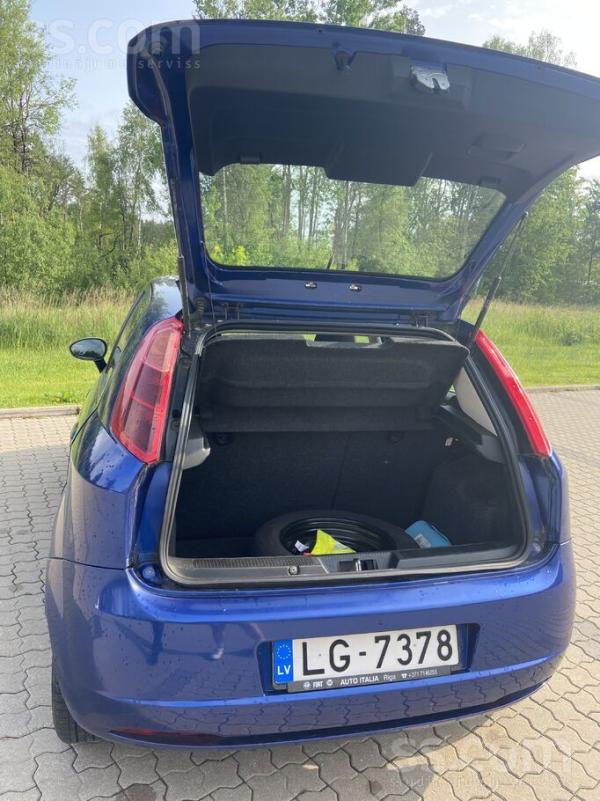 Zils Fiat Punto 2007 Rīga, ar dzinēja tilpumu 1.40 L un nobraukumu 126 tūkst. km par 3000 €, foto 4 vietnē AUTOMOTO.COM.LV