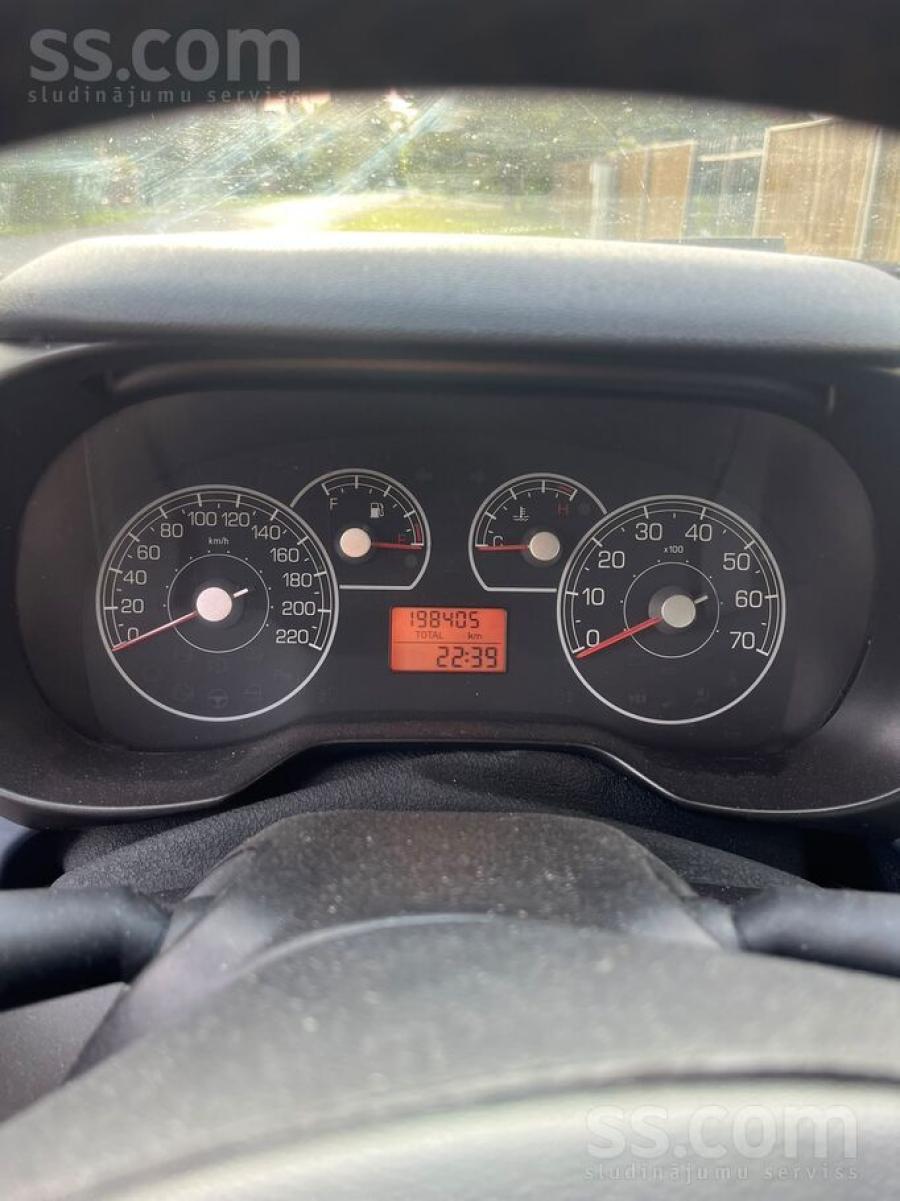 Zils Fiat Punto 2007 Rīga, ar dzinēja tilpumu 1.30 L un nobraukumu 198 tūkst. km par 1500 €, foto 5 vietnē AUTOMOTO.COM.LV
