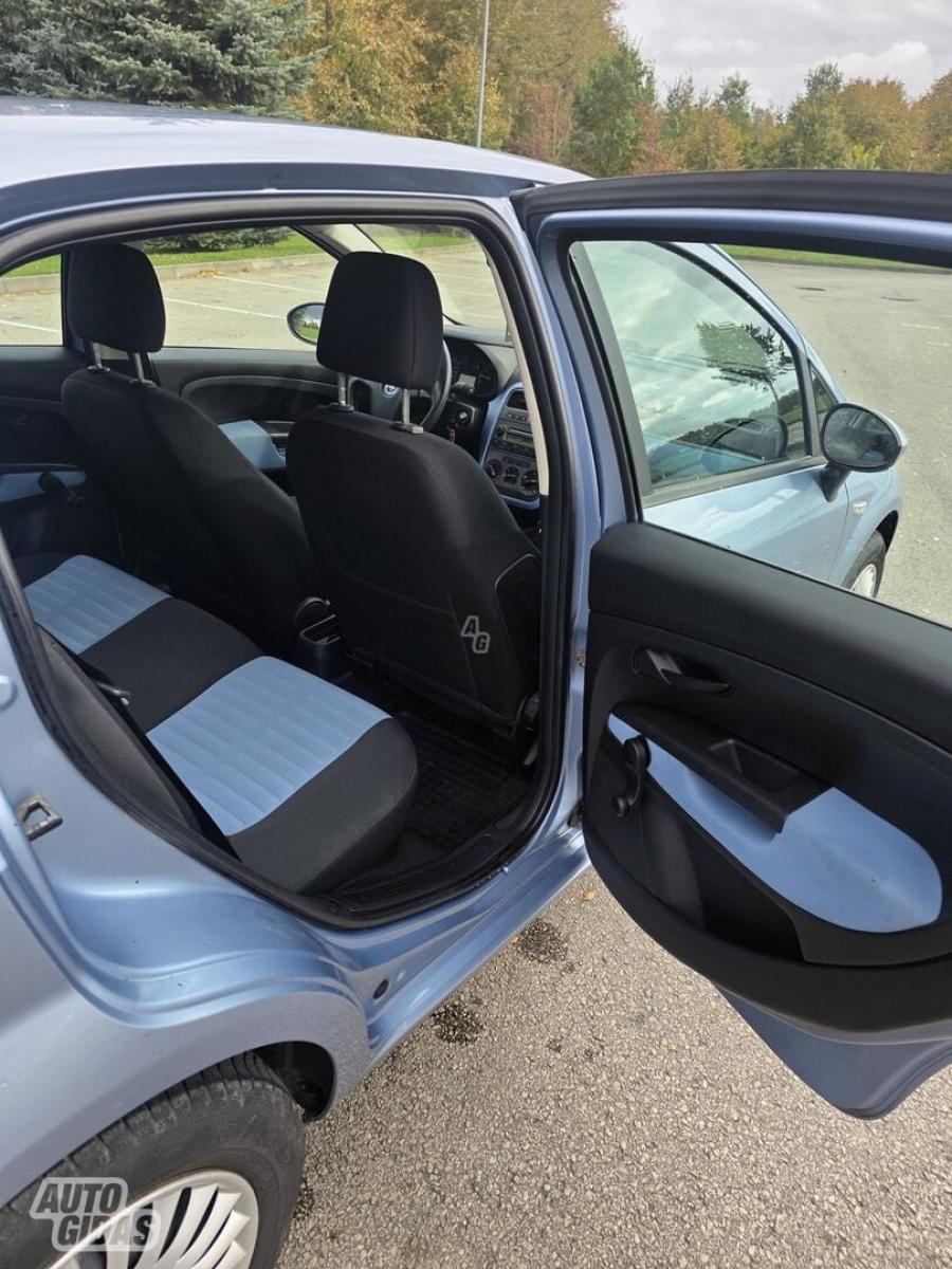 Zils Fiat Punto 2007 Kalvarija, ar dzinēja tilpumu 1.20 L un nobraukumu 243 tūkst. km par 1300 €, foto 17 vietnē AUTOMOTO.COM.LV