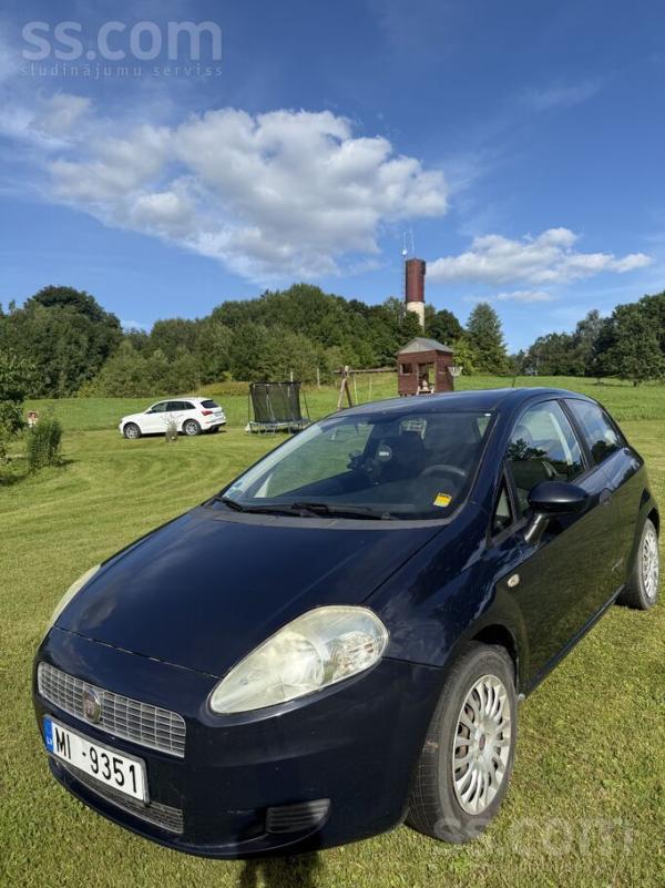 Blue Fiat Punto 2009 in Riga, with an engine capacity of 1.20 L and mileage of 272 thousand km for 2100 €, photo 1 on AUTOMOTO.COM.LV