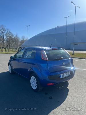 Blue Fiat Punto 2011 in Haapsalu, with an engine capacity of 1.40 L and mileage of 88 thousand km for 2500 €, photo 3 on AUTOMOTO.COM.LV