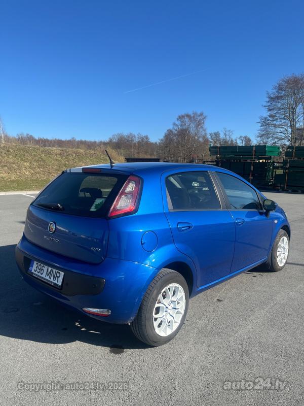 Zils Fiat Punto 2011 Hāpsalu, ar dzinēja tilpumu 1.40 L un nobraukumu 88 tūkst. km par 2500 €, foto 3 vietnē AUTOMOTO.COM.LV