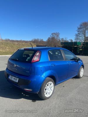 Blue Fiat Punto 2011 in Haapsalu, with an engine capacity of 1.40 L and mileage of 88 thousand km for 2500 €, photo 4 on AUTOMOTO.COM.LV