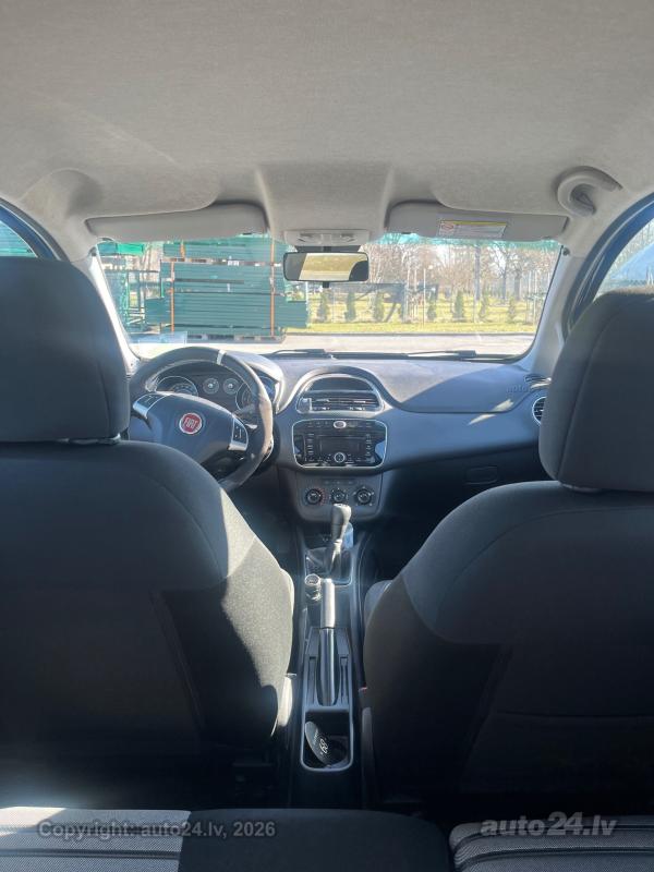 Zils Fiat Punto 2011 Hāpsalu, ar dzinēja tilpumu 1.40 L un nobraukumu 88 tūkst. km par 2500 €, foto 5 vietnē AUTOMOTO.COM.LV