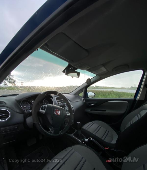 Zils Fiat Punto 2011 Hāpsalu, ar dzinēja tilpumu 1.40 L un nobraukumu 88 tūkst. km par 2500 €, foto 6 vietnē AUTOMOTO.COM.LV