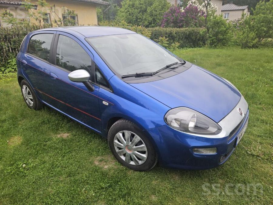 Zils Fiat Punto 2013 Rīga, ar dzinēja tilpumu 1.30 L un nobraukumu 208 tūkst. km par 1998 €, foto 3 vietnē AUTOMOTO.COM.LV