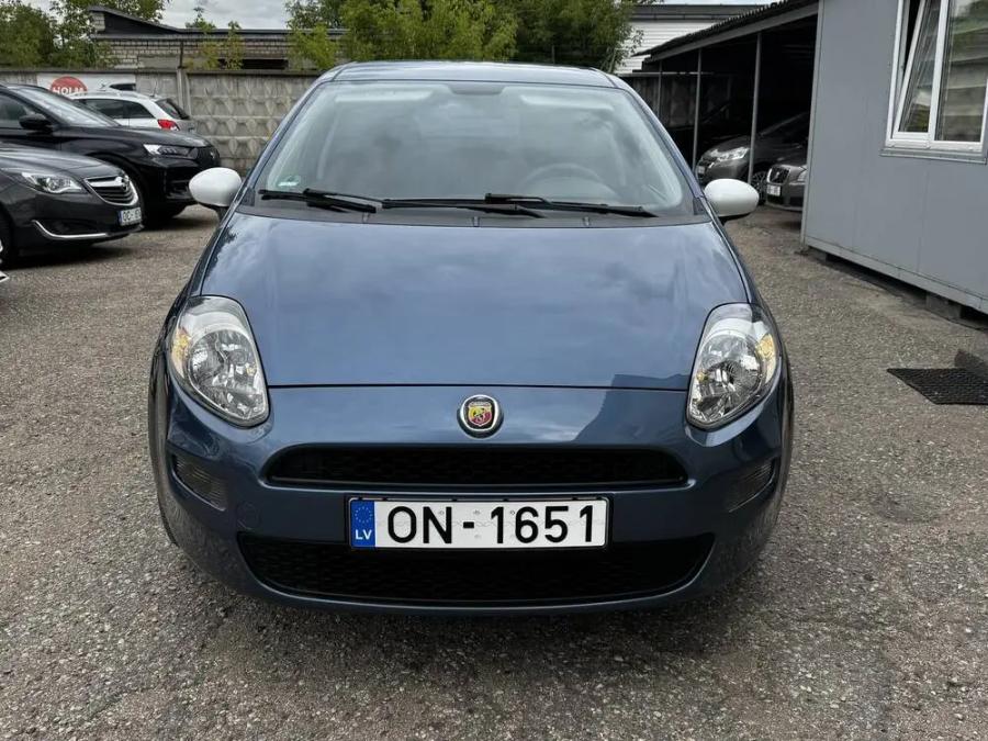 Blue Fiat Punto 2018 in Daugavpils, with an engine capacity of 1.40 L and mileage of 77 thousand km for 5300 €, photo 3 on AUTOMOTO.COM.LV
