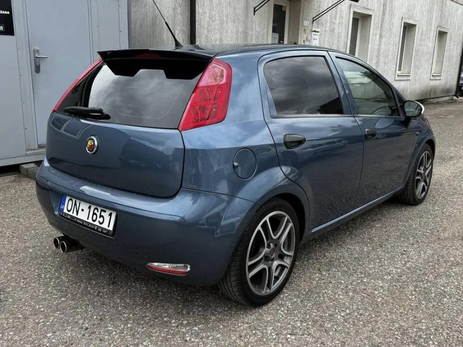 Blue Fiat Punto 2018 in Daugavpils, with an engine capacity of 1.40 L and mileage of 77 thousand km for 5300 €, photo 7 on AUTOMOTO.COM.LV