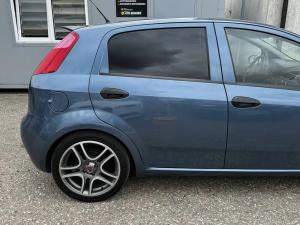 Blue Fiat Punto 2018 in Daugavpils, with an engine capacity of 1.40 L and mileage of 77 thousand km for 5300 €, photo 9 on AUTOMOTO.COM.LV