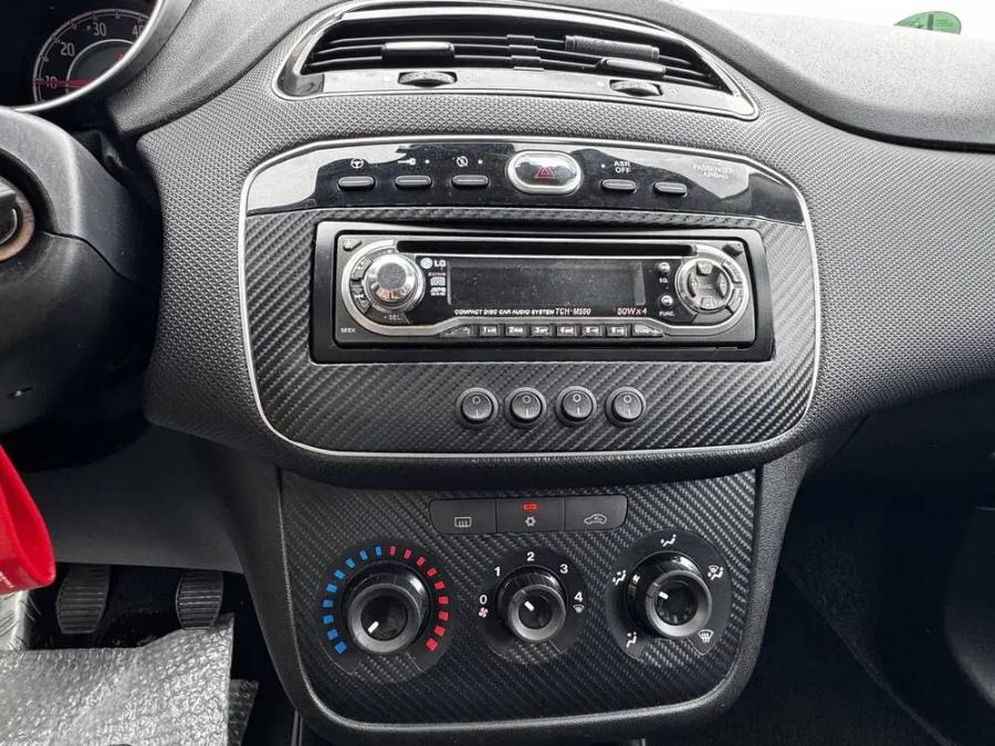 Blue Fiat Punto 2018 in Daugavpils, with an engine capacity of 1.40 L and mileage of 77 thousand km for 5300 €, photo 20 on AUTOMOTO.COM.LV
