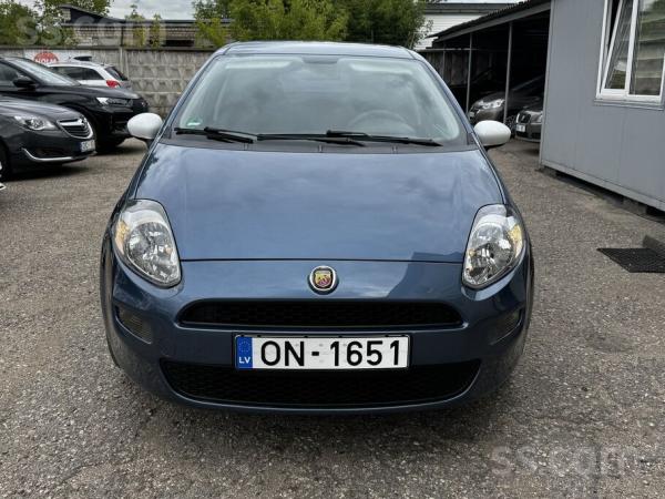 Zils Fiat Punto 2018 Daugavpils, ar dzinēja tilpumu 1.40 L un nobraukumu 0 tūkst. km par 5300 €, foto 2 vietnē AUTOMOTO.COM.LV