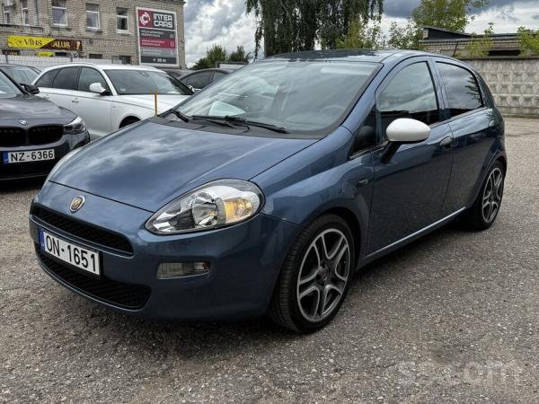 Zils Fiat Punto 2018 Daugavpils, ar dzinēja tilpumu 1.40 L un nobraukumu 0 tūkst. km par 5300 €, foto 3 vietnē AUTOMOTO.COM.LV