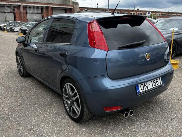 Zils Fiat Punto 2018 Daugavpils, ar dzinēja tilpumu 1.40 L un nobraukumu 0 tūkst. km par 5300 €, foto 4 vietnē AUTOMOTO.COM.LV