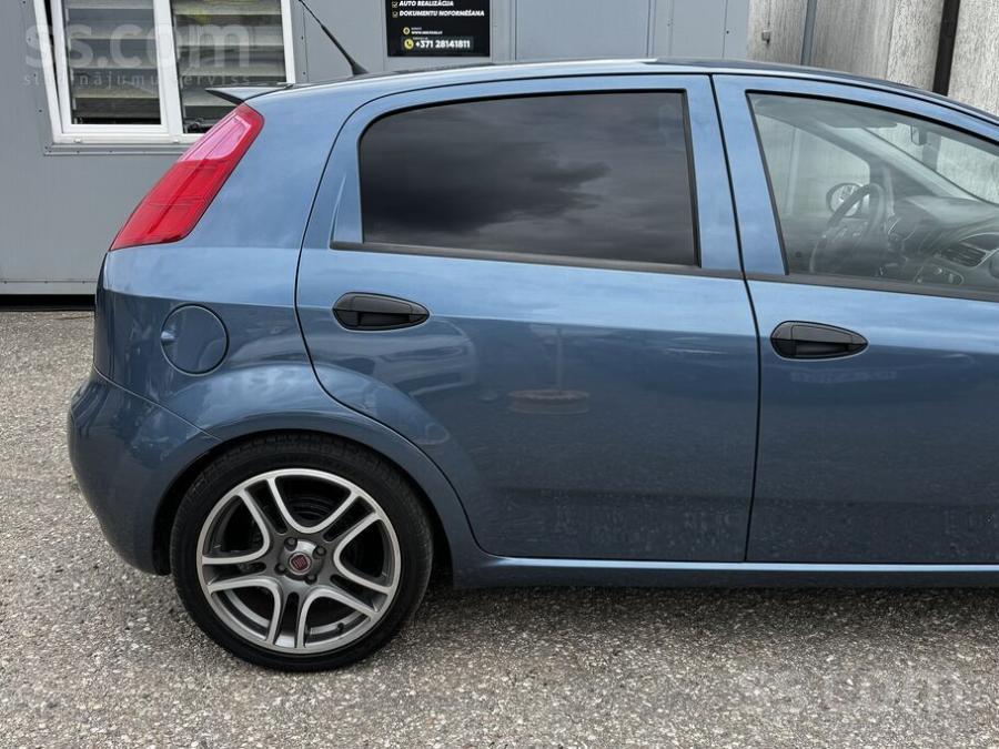 Zils Fiat Punto 2018 Daugavpils, ar dzinēja tilpumu 1.40 L un nobraukumu 0 tūkst. km par 5300 €, foto 9 vietnē AUTOMOTO.COM.LV