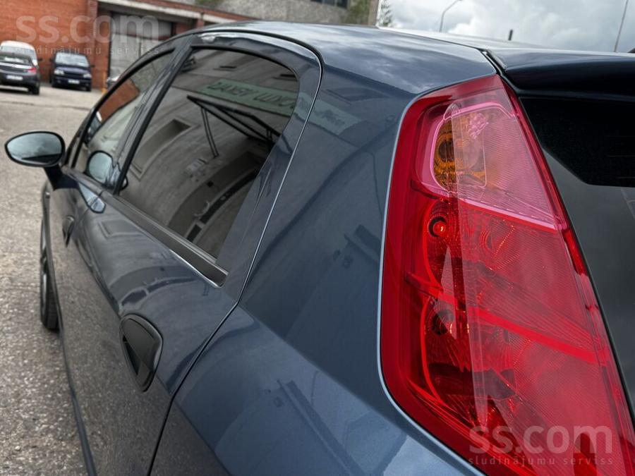 Zils Fiat Punto 2018 Daugavpils, ar dzinēja tilpumu 1.40 L un nobraukumu 0 tūkst. km par 5300 €, foto 13 vietnē AUTOMOTO.COM.LV