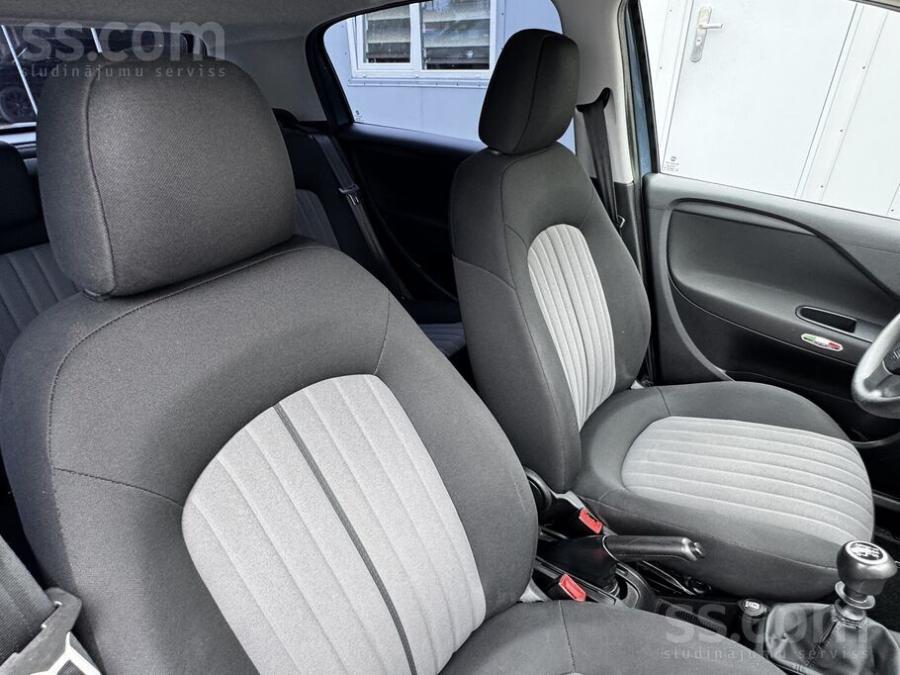 Zils Fiat Punto 2018 Daugavpils, ar dzinēja tilpumu 1.40 L un nobraukumu 0 tūkst. km par 5300 €, foto 23 vietnē AUTOMOTO.COM.LV