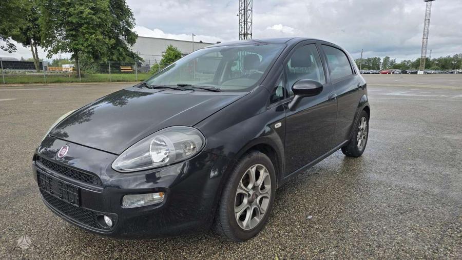 Black Fiat punto-evo 2018 in Marijampole, with an engine capacity of 1.25 L and mileage of 165 thousand km for 3650 €, photo 3 on AUTOMOTO.COM.LV