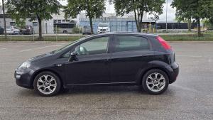 Black Fiat punto-evo 2018 in Marijampole, with an engine capacity of 1.25 L and mileage of 165 thousand km for 3650 €, photo 9 on AUTOMOTO.COM.LV