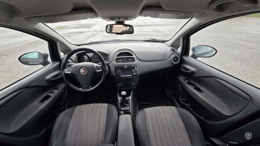 Black Fiat punto-evo 2018 in Marijampole, with an engine capacity of 1.25 L and mileage of 165 thousand km for 3650 €, photo 12 on AUTOMOTO.COM.LV