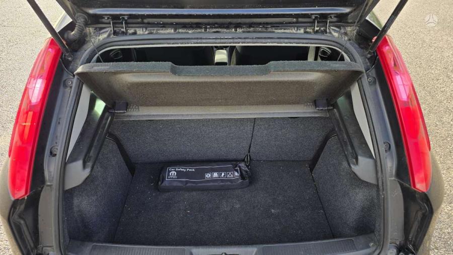 Black Fiat punto-evo 2018 in Marijampole, with an engine capacity of 1.25 L and mileage of 165 thousand km for 3650 €, photo 20 on AUTOMOTO.COM.LV