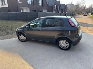 Pelēks Fiat punto-evo 2012 Viļņa, ar dzinēja tilpumu 1.37 L un nobraukumu 106 tūkst. km par 1900 €, foto 4 vietnē AUTOMOTO.COM.LV