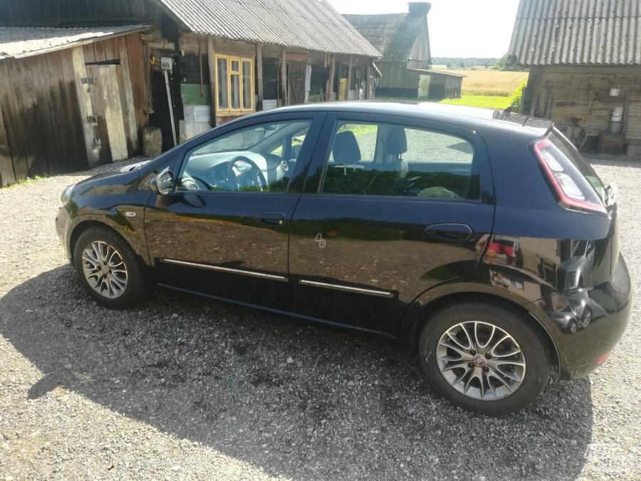 Fiat punto-evo 2012 Molėtai, ar dzinēja tilpumu 1.30 L un nobraukumu 226 tūkst. km par 1100 €, foto 2 vietnē AUTOMOTO.COM.LV
