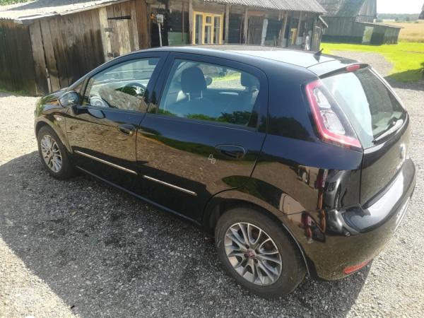 Fiat punto-evo 2012 Molėtai, ar dzinēja tilpumu 1.30 L un nobraukumu 226 tūkst. km par 1100 €, foto 4 vietnē AUTOMOTO.COM.LV