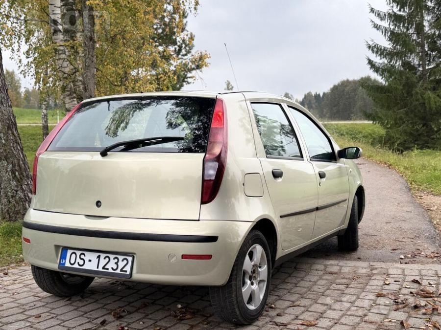 Green Fiat Punto 2005 in Cesis, with an engine capacity of 1.20 L and mileage of 234 thousand km for 1650 €, photo 5 on AUTOMOTO.COM.LV
