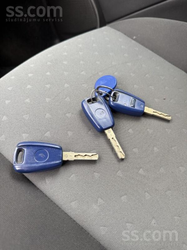 Zaļš Fiat Punto 2005 Cēsis, ar dzinēja tilpumu 1.20 L un nobraukumu 234 tūkst. km par 1650 €, foto 9 vietnē AUTOMOTO.COM.LV