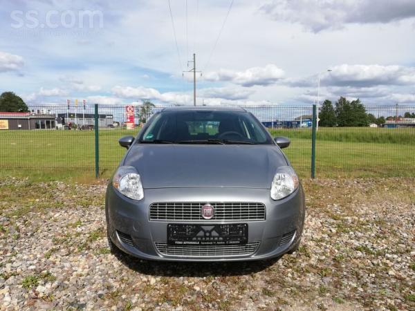 Grey Fiat Punto 2009 in Saldus, with an engine capacity of 1.30 L and mileage of 205 thousand km for 2500 €, photo 5 on AUTOMOTO.COM.LV