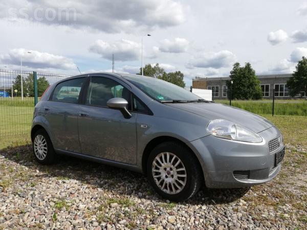 Grey Fiat Punto 2009 in Saldus, with an engine capacity of 1.30 L and mileage of 205 thousand km for 2500 €, photo 6 on AUTOMOTO.COM.LV