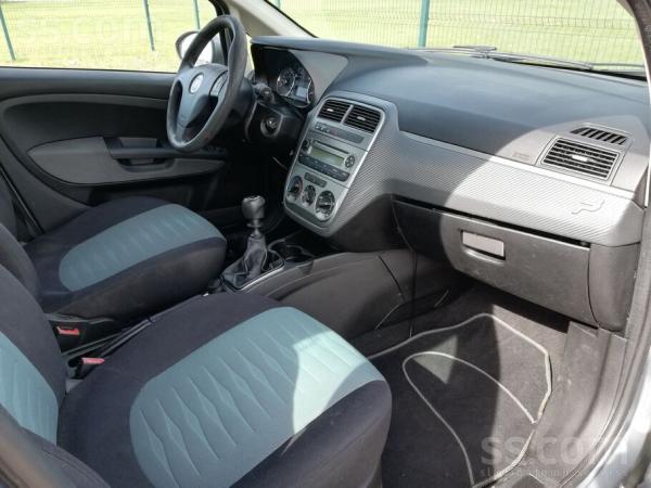 Grey Fiat Punto 2009 in Saldus, with an engine capacity of 1.30 L and mileage of 205 thousand km for 2500 €, photo 10 on AUTOMOTO.COM.LV
