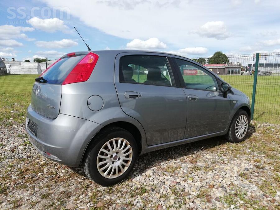 Pelēks Fiat Punto 2009 Saldus, ar dzinēja tilpumu 1.30 L un nobraukumu 205 tūkst. km par 2500 €, foto 14 vietnē AUTOMOTO.COM.LV