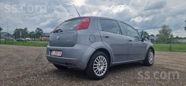 Pelēks Fiat Punto 2011 Daugavpils, ar dzinēja tilpumu 1.20 L un nobraukumu 191 tūkst. km par 2950 €, foto 5 vietnē AUTOMOTO.COM.LV